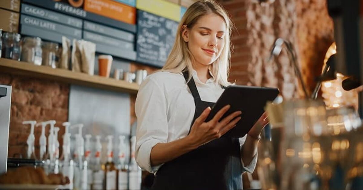 9 Coffee Shop KPIs to Track (and How to Calculate Them)
