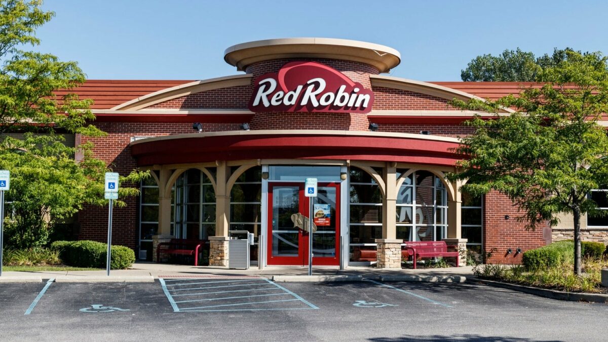 Red Robin Franchise Costs $1.9M – $4.1M (2024 Fees & Profits)