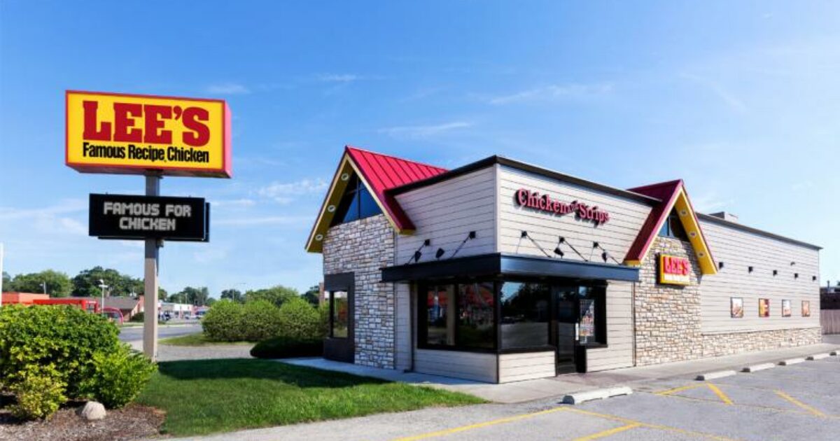 Lee’s Famous Chicken Franchise Costs $500K – $2.04M (+ 2024 Profits)